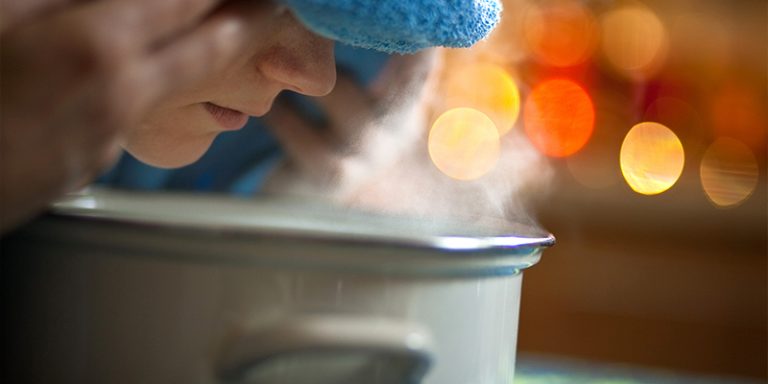 How to Relieve a Blocked Nose with Steam Inhalation | Naselin